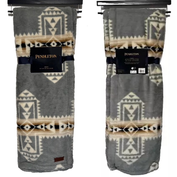 Pendleton | Bedding | Rare Pendleton Crossroads Double Sided Faux Fur ...